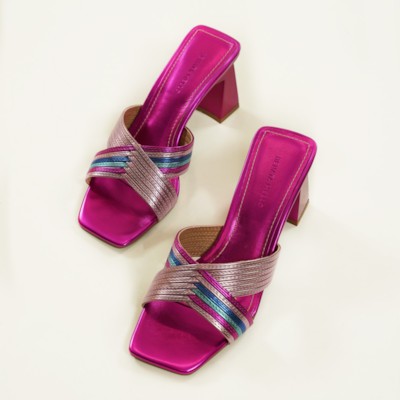 Papuqe verore, papuqe për femra – Faqe 4 – Carnival